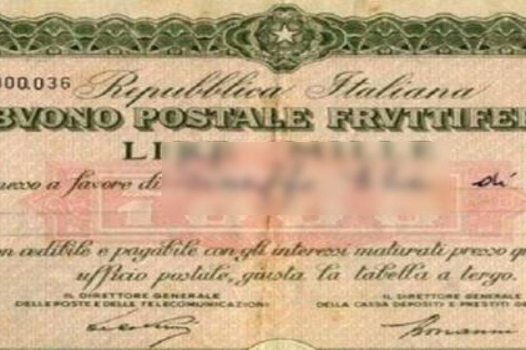 Trova un buono fruttifero da mille lire nella vecchia enciclopedia di famiglia, oggi vale 41mila ...