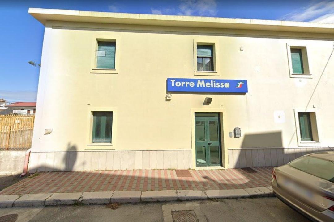 Cambiano orari treni regionali e scompare la fermata di Torre Melissa ...