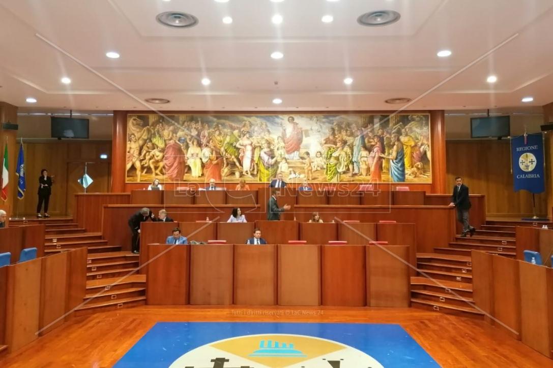 Sanità, Tavernise (M5s) smonta il racconto di Occhiuto: «In 6 mesi solo ...