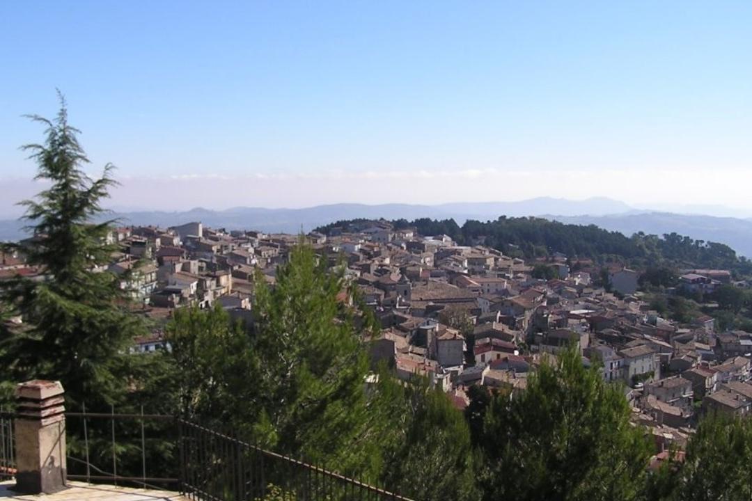 Covid Calabria, la Regione istituisce la zona rossa a Savelli e Scandale