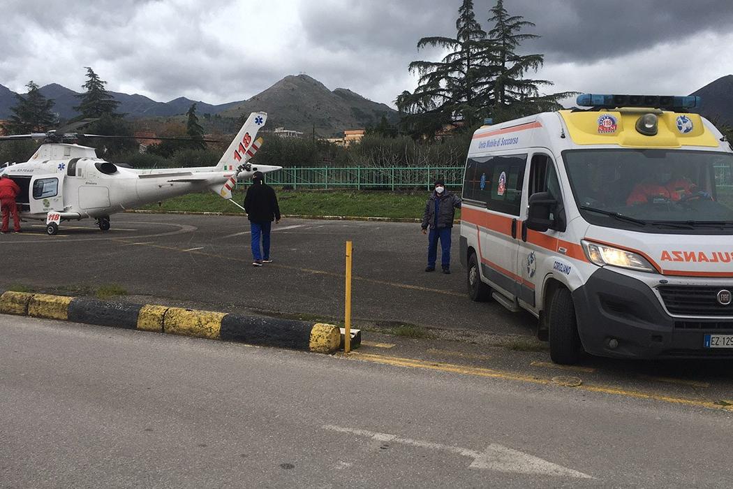 Morano Calabro, auto si ribalta: 91enne trasferito in elisoccorso all ...