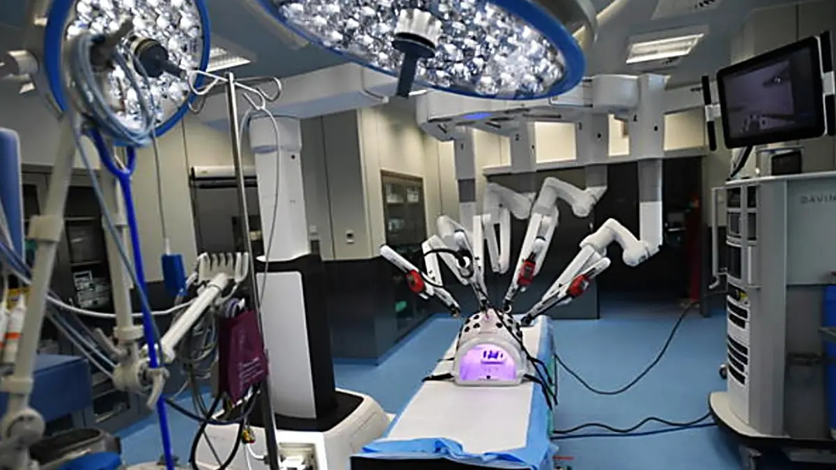Napoli, raro intervento al pancreas realizzato con un robot chirurgico Napoli, raro intervento al pancreas realizzato con un robot chirurgico