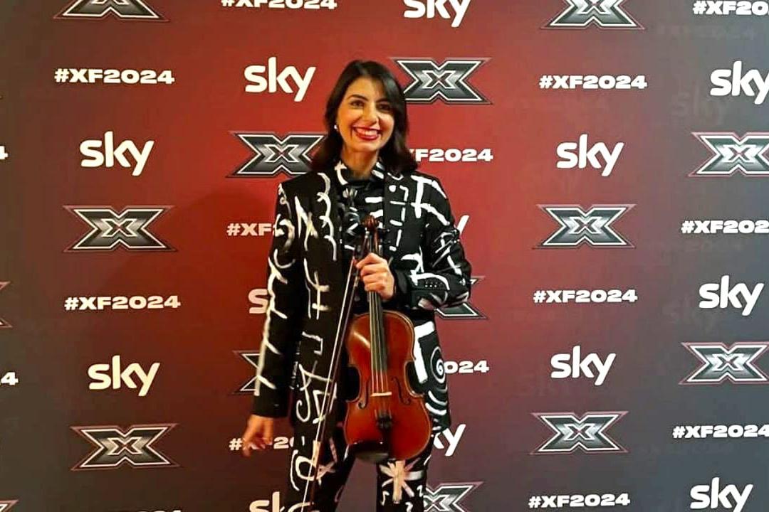 X Factor, anche la violinista calabrese Erika Campisi tra i musicisti ...