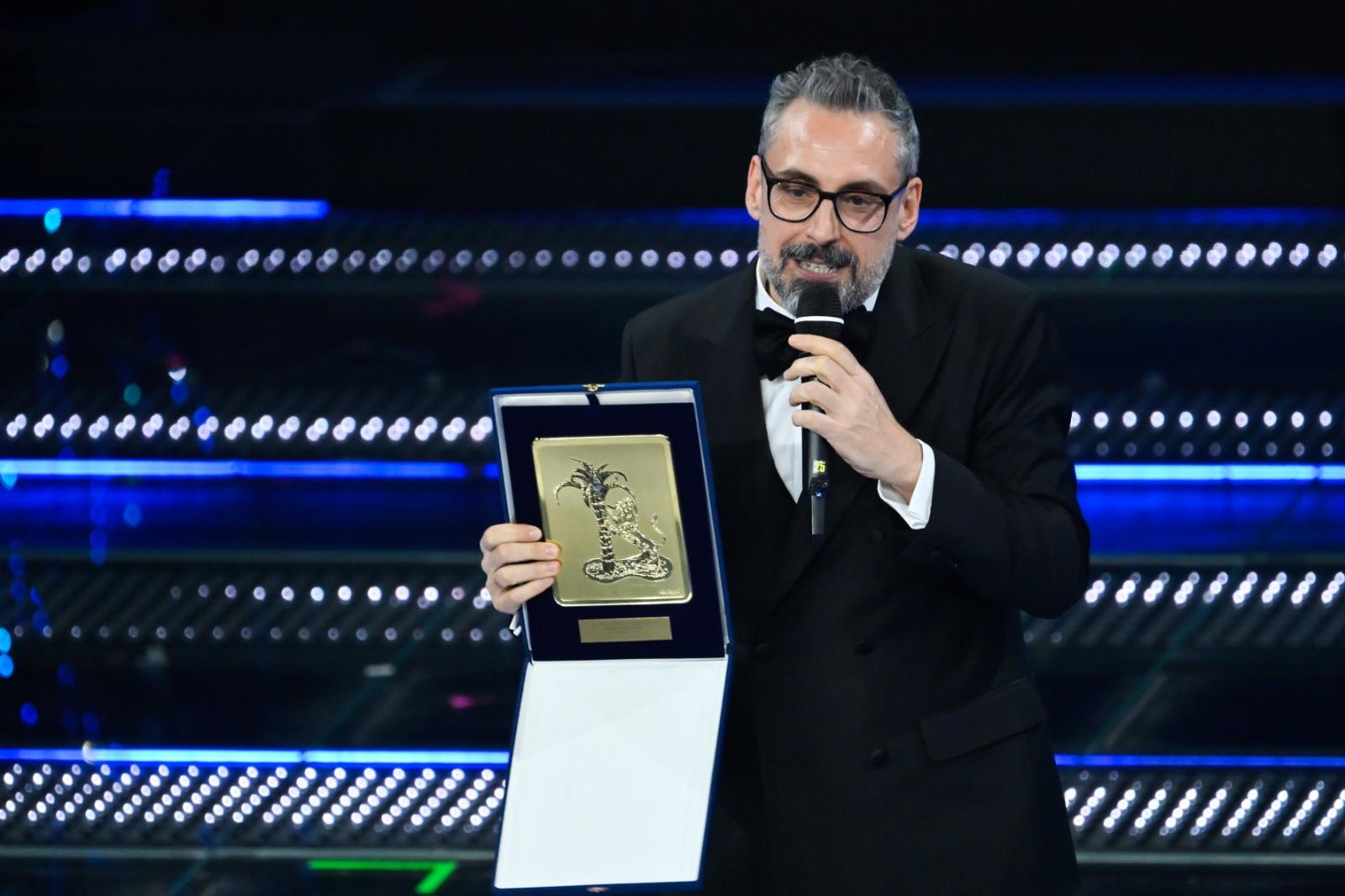 Sanremo 2025, terzo posto per Brunori. Vince Olly, secondo Lucio Corsi