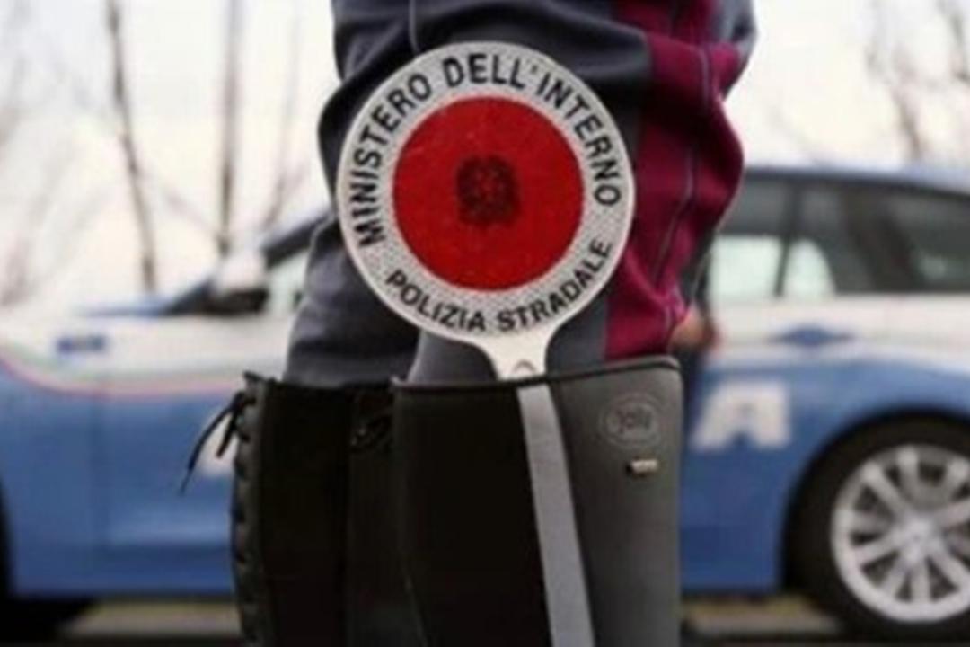 Limiti di velocità sull'A2, la Stradale sfodera il "police controller"