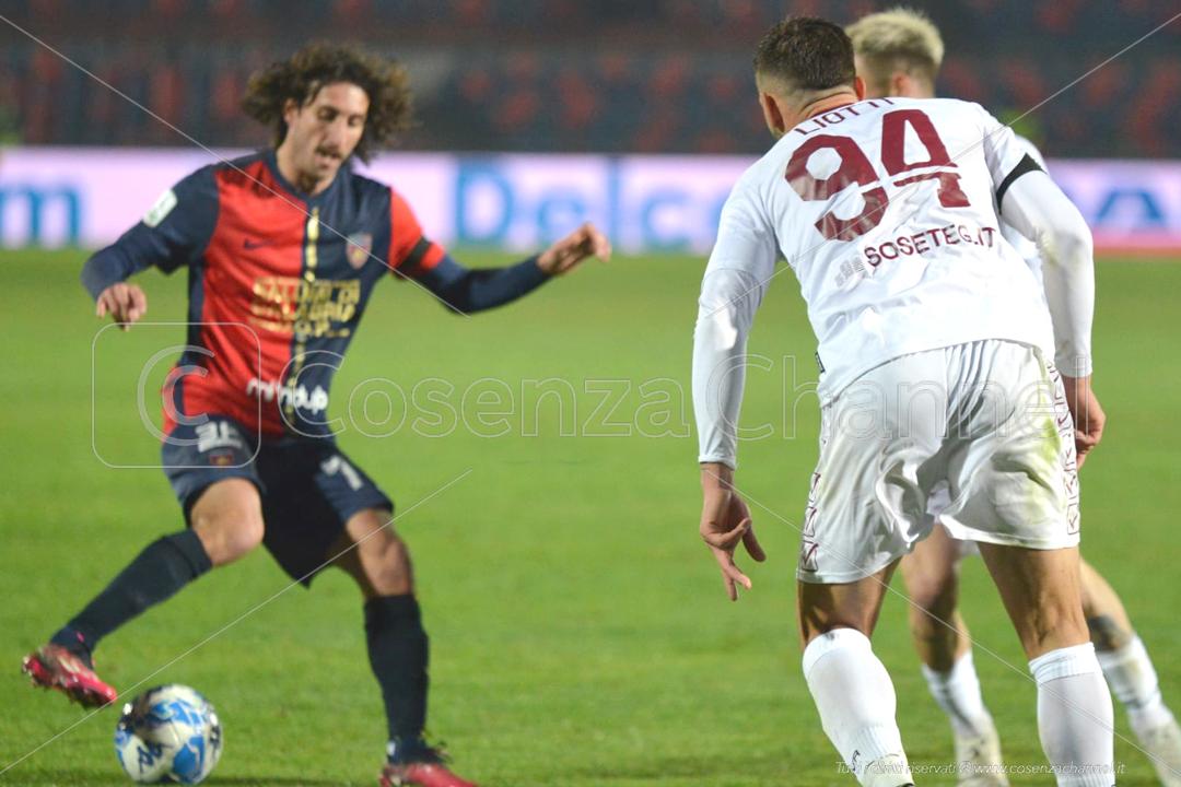 Cosenza calcio, lavoro differenziato per due centrocampisti: le ultime