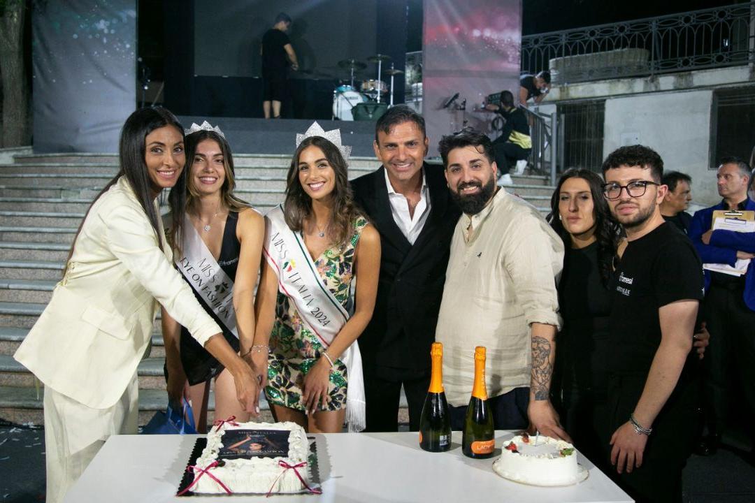 Rebecca Maria Ferraro è Miss Eye on Fashion 2025: emozioni e talento ...