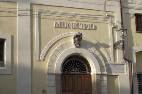 Tropea, la nuova caserma dei carabinieri sarà ospitata nell'ex scuola ...