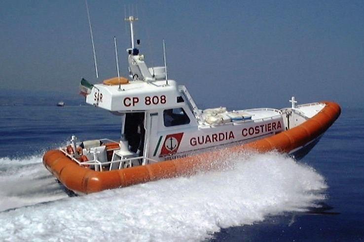 Naufragio Cutro: recuperato il corpo di una donna, vittime salgono a 89