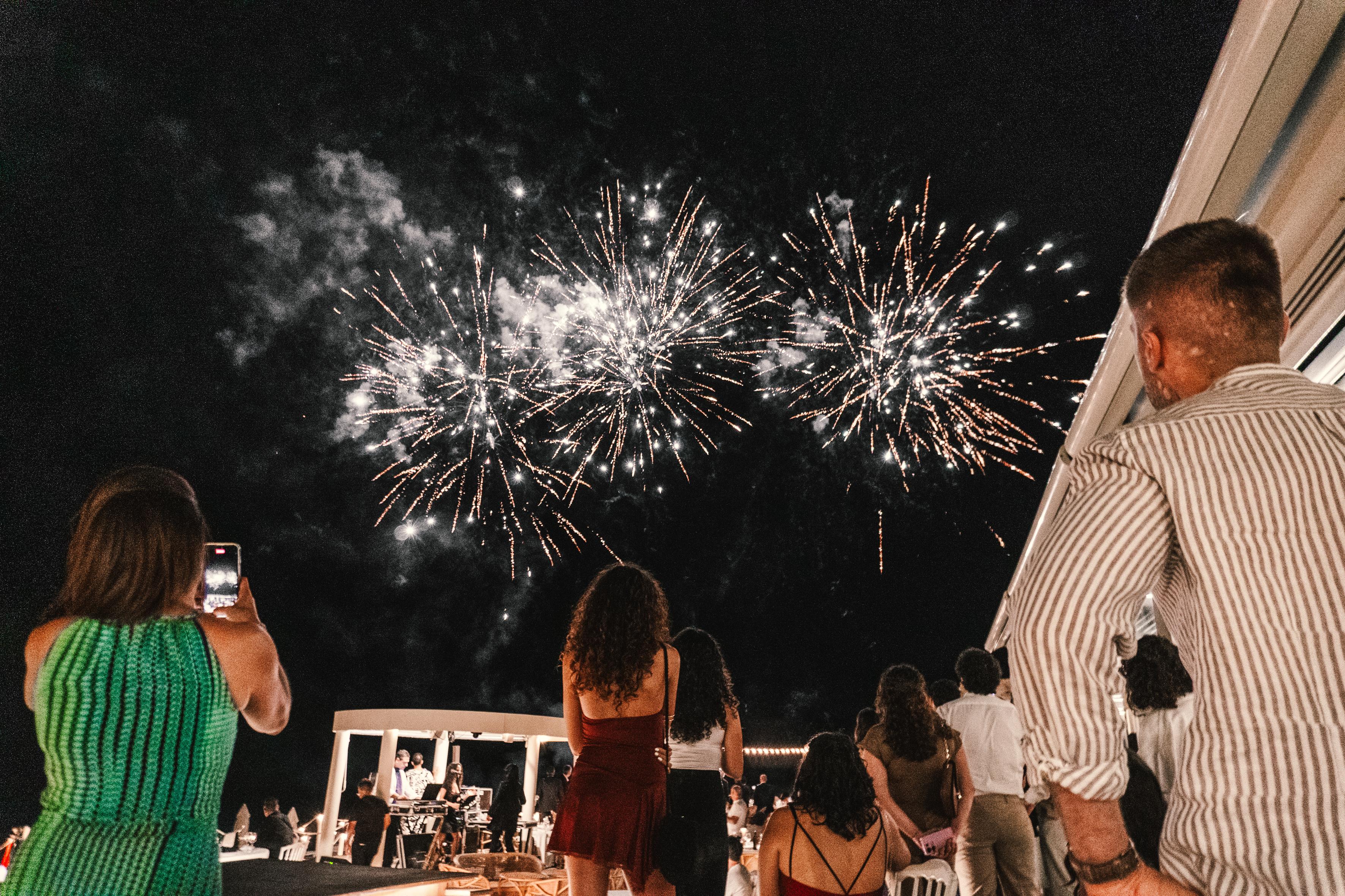 Ferragosto 2025 tra spettacolo, mare e divertimento: benvenuti in "The ...