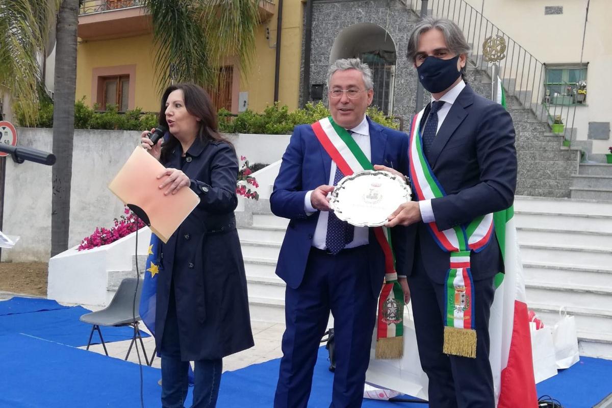 Portigliola, il sindaco metropolitano alla consegna delle benemerenze