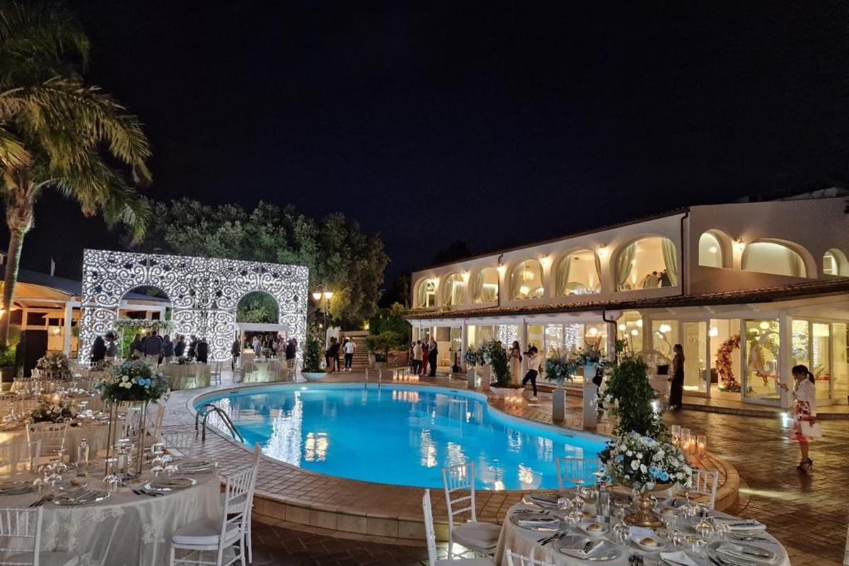 Lusso ed eleganza al "Galà degli Sposi" a Villa Perara con Umberto ...
