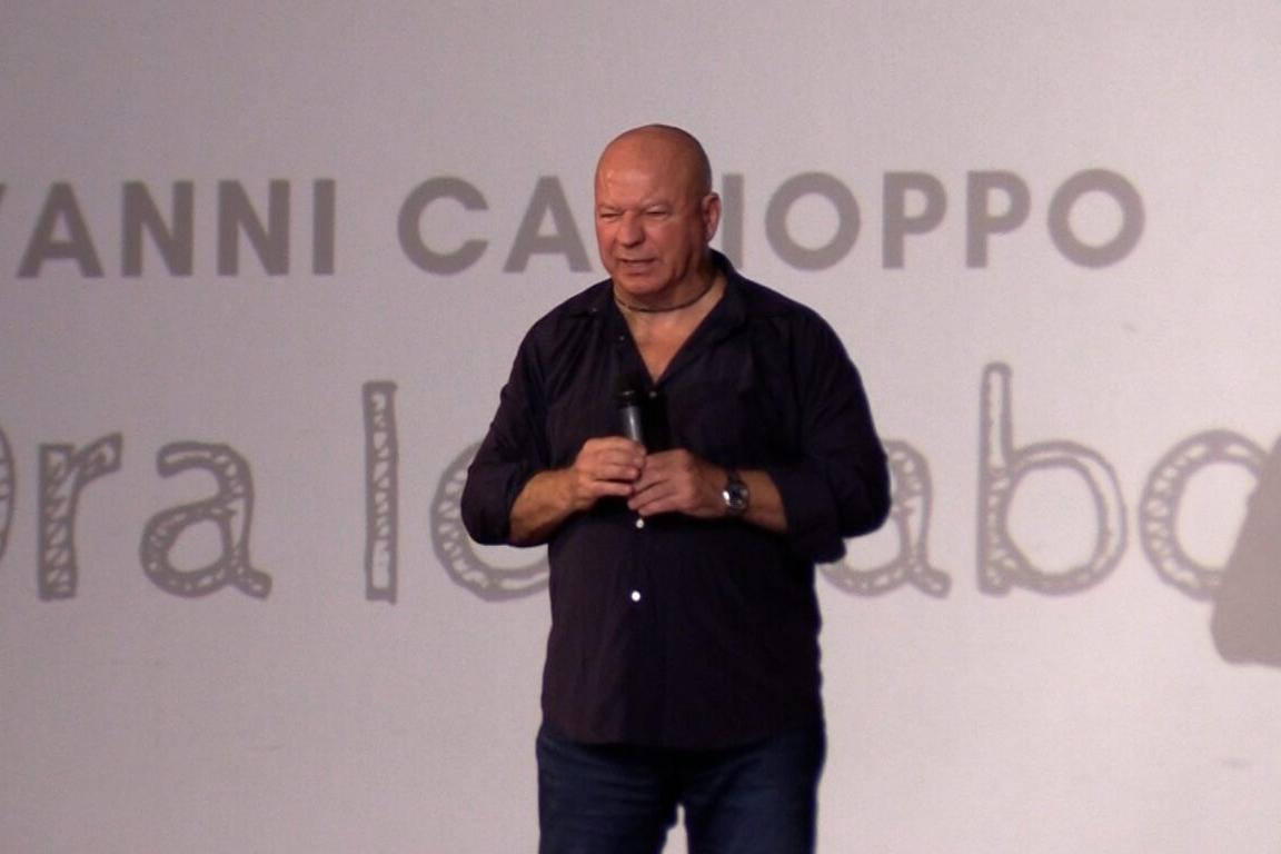 Giovanni Cacioppo conquista Reggio: sold-out all'Odeon tra risate e ...