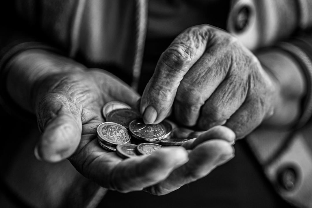 Povertà in Europa: Calabria e Campania tra le regioni più a rischio