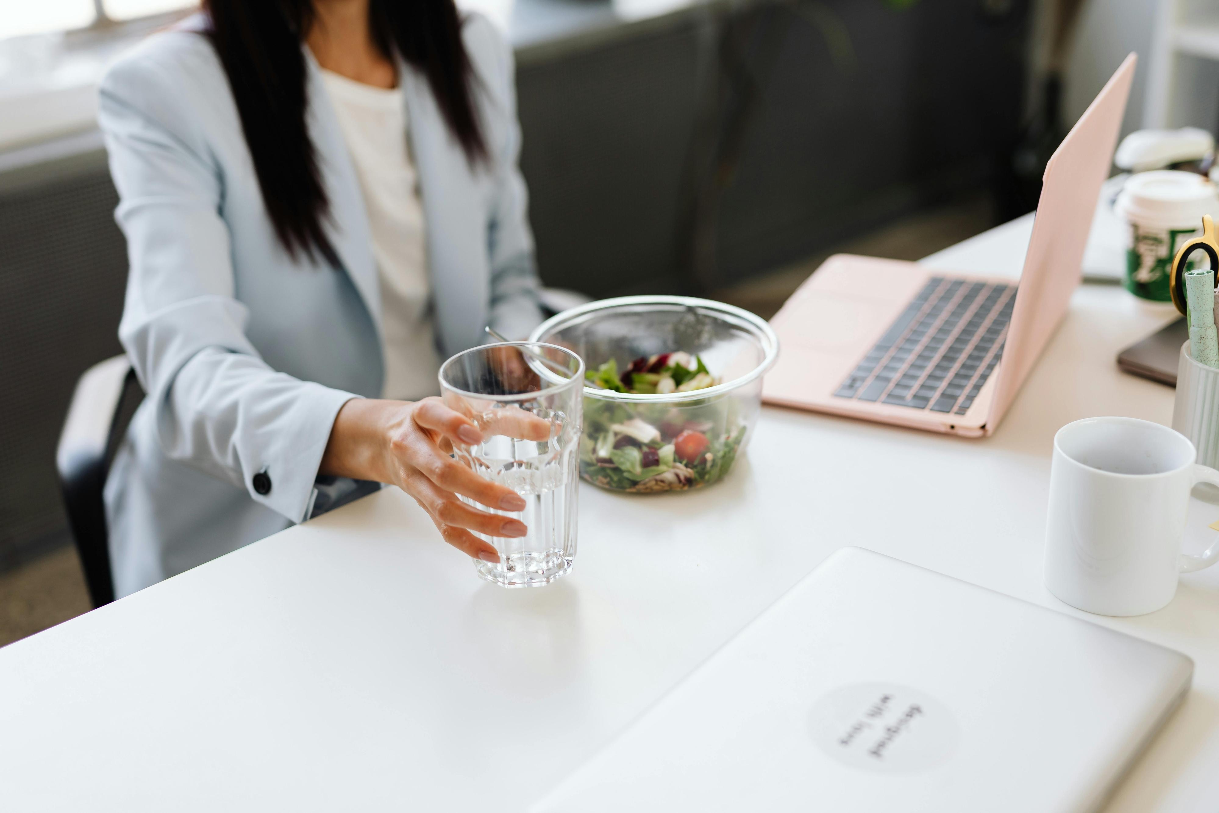 Portarsi il pranzo da casa a lavoro fa risparmiare fino a 3mila euro ...