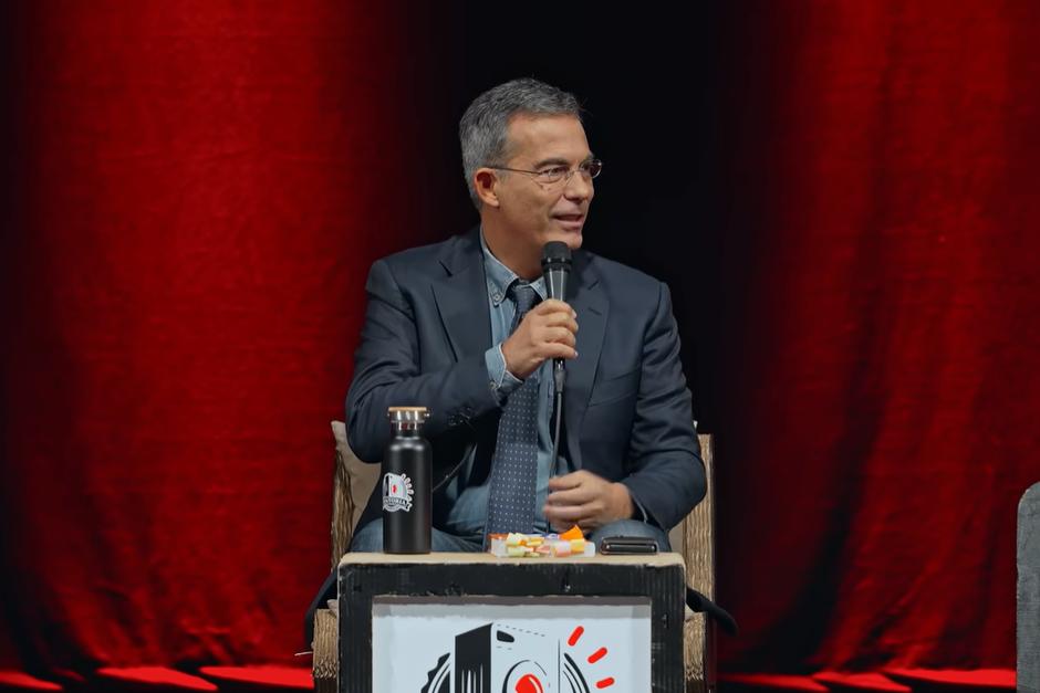 Giovanni Floris e il lavoro stagionale in Calabria: l’esperienza a ...