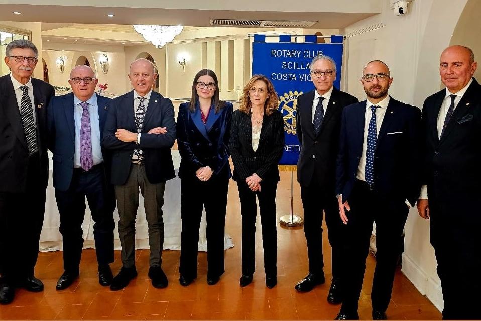 Rotary Scilla Costa Viola, conviviale degli auguri tra arte, cibo e ...
