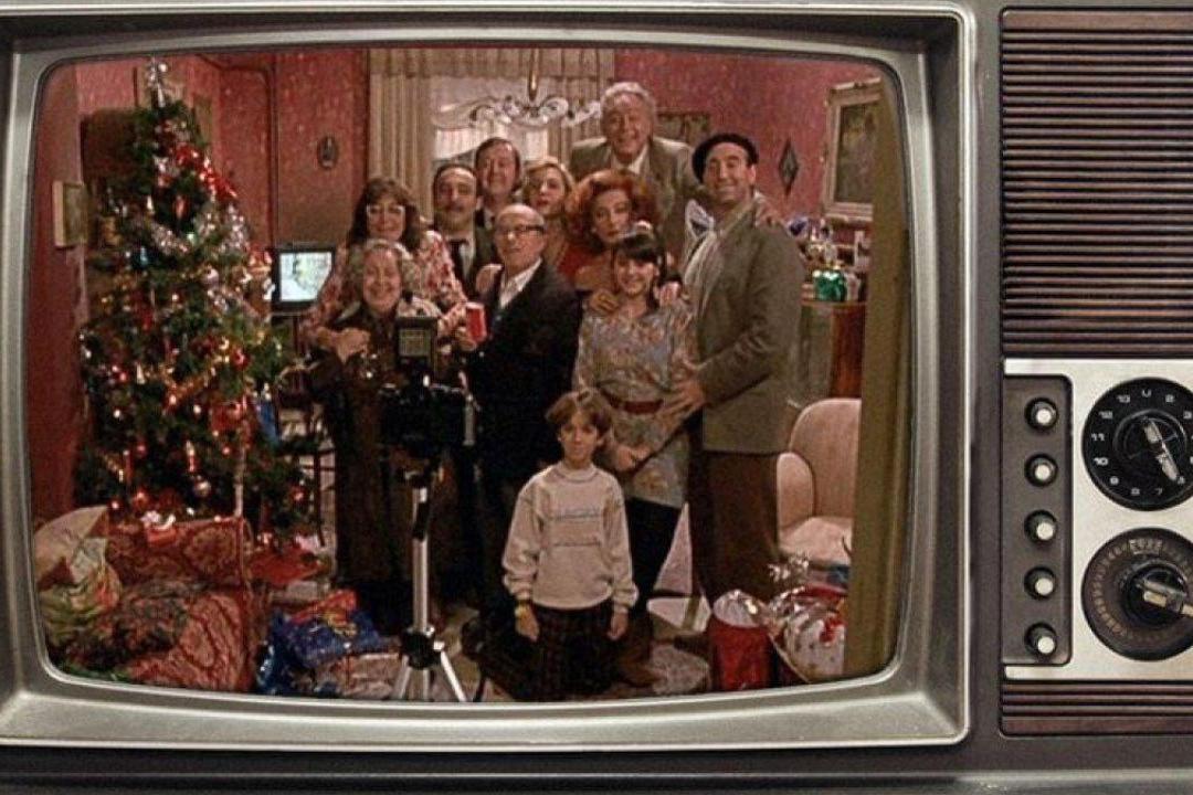 Parenti serpenti, la commedia di Monicelli che smaschera il Natale