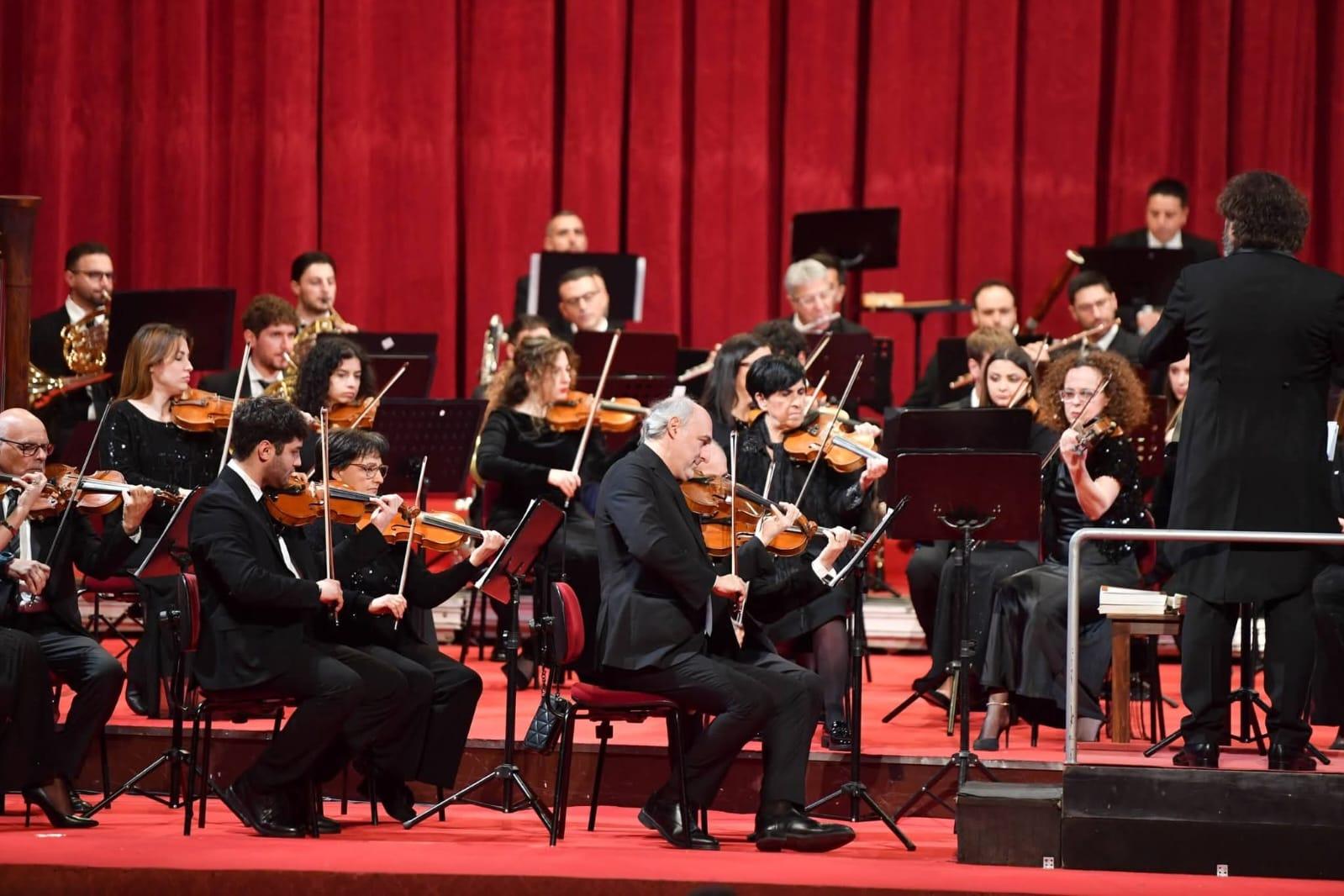 Gran Concerto di Capodanno al teatro Cilea, Latella: «Una tradizione ...